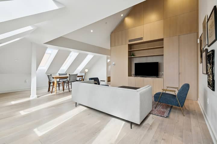 Modern 2br In Historic Schoolhouse | Gated Parking - Metairie, LA