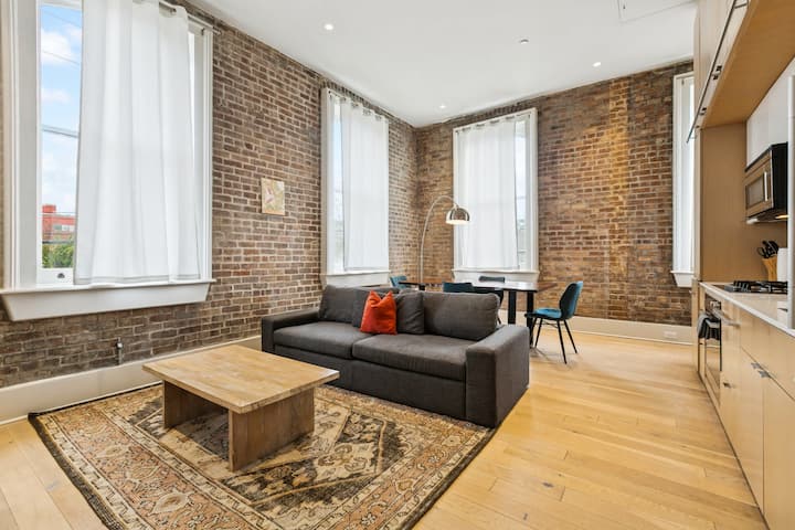 Modern 1br In Historic Schoolhouse | Gated Parking - New Orleans, LA
