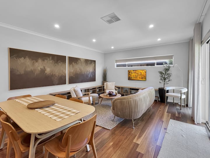 Spacious 3-bed Home In Leafy Yokine - Nedlands