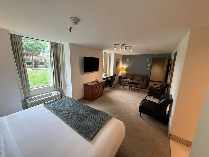 Commander Suite - オンタリオ コーンウォール