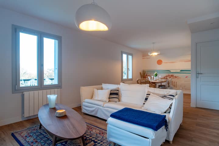 Ty Yseult - Maison Bretonne Avec Jardin - Cast