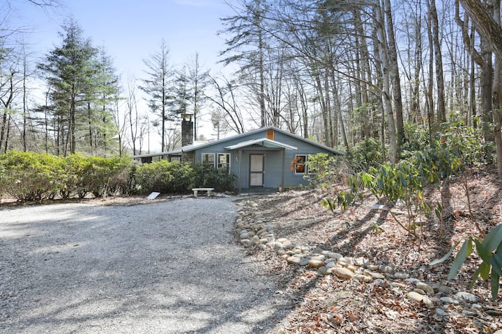 Beautiful Scenic View Of The Blue Ridge Mountains! - Cashiers, NC