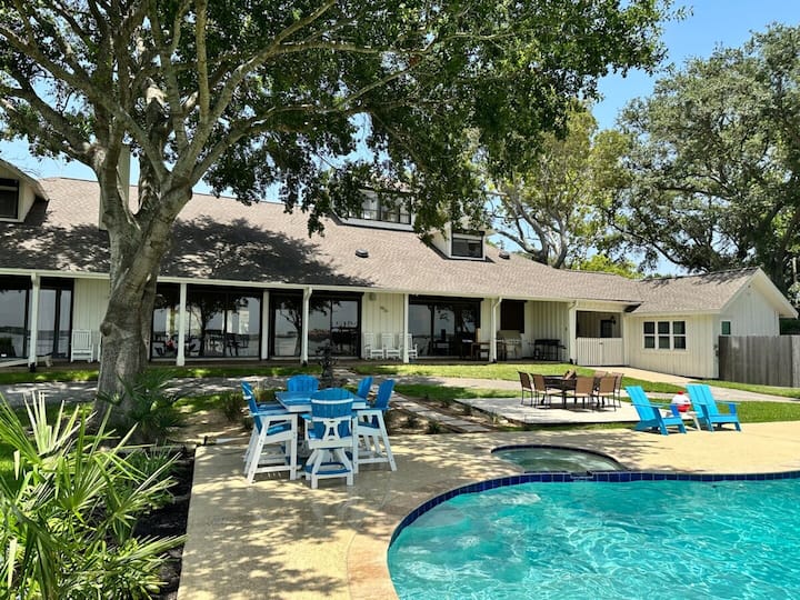 Pelican Bay Resort - Lakehouse Sleeps 16 - Seabrook, TX