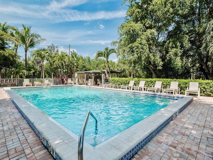 Beach Villa 2007 - Beautifully Renovated One-bedro - Blind Pass, Captiva