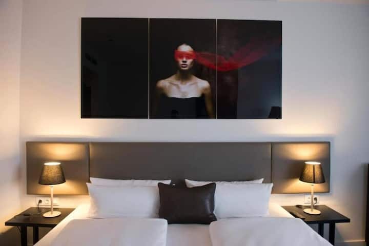 Wyndham Stuttgart | Std Double | Near City Center - Stuttgart