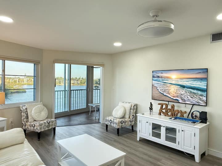 Siesta Harbor 2br – 55+ Pool, Hot Tub & Beach - Siesta Key, FL