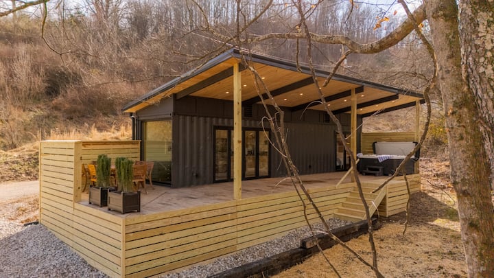 Shipping Container At Double Nickel Farm - 웨스트버지니아