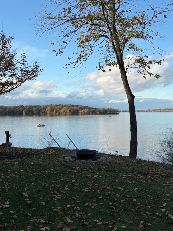 Lakefront Escape In Waconia - 콜론