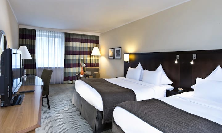 Wyndham Salzburg | Family Room Stay - Salzburg