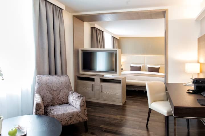 Wyndham Salzburg | Junior Suite Stay - Salzburg