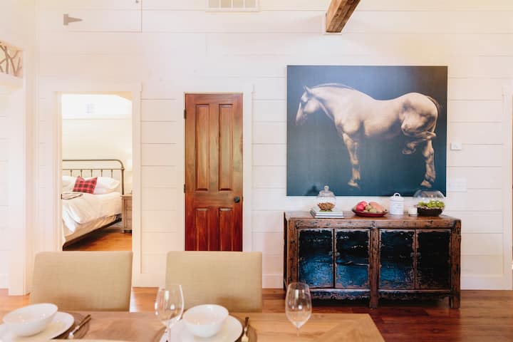 Walkable. Fenced Yard. Wood Burning Fireplace - Highlands, NC