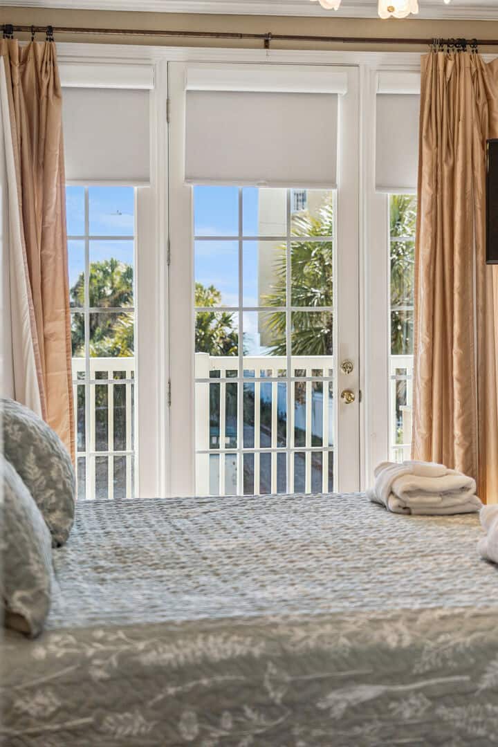 Right Across From Beach, 1 Block To Downtown, 1apw - Folly Beach, SC