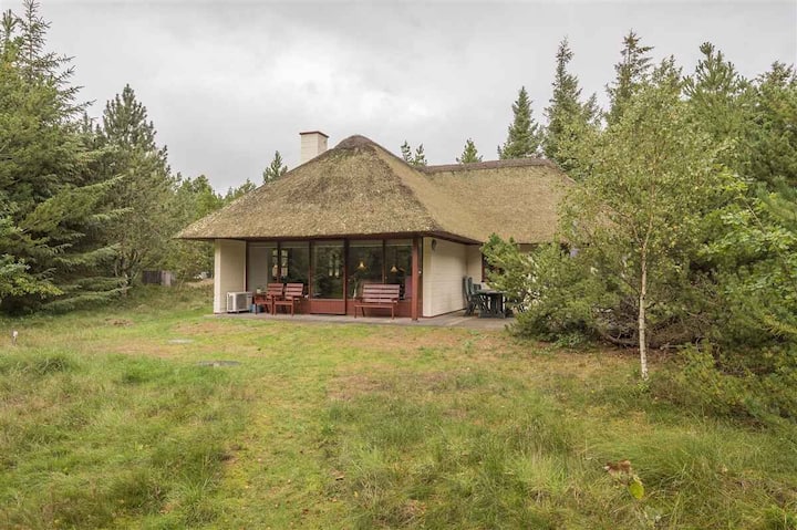 Holiday Home With Thatched Roof And Calm - Blåvand
