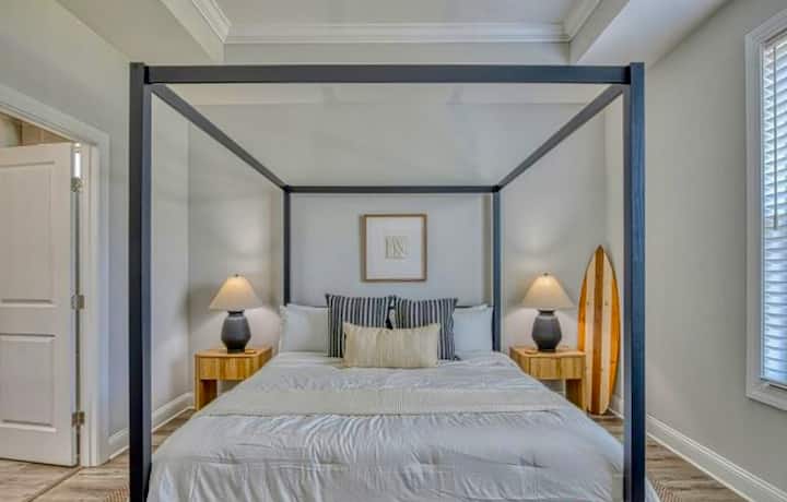 New! Marshwalk Escape | Fire Pit + Walkable Fun - Murrells Inlet, SC