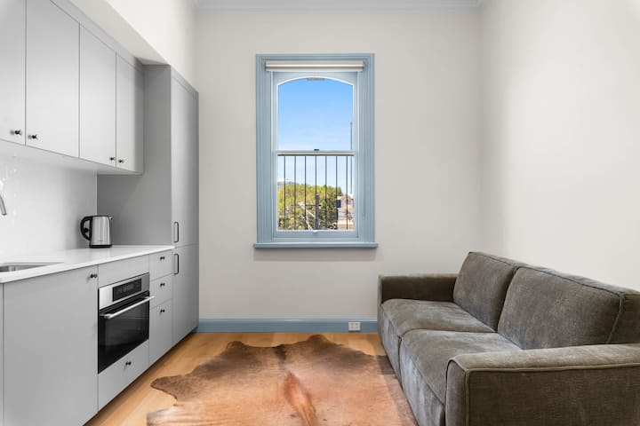 The Surrey Redfern 2 - Surry Hills