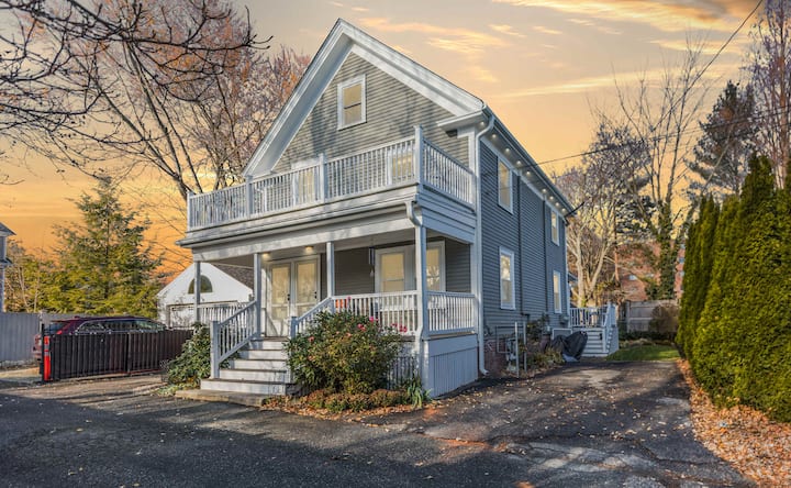 The Deck Downtown | Walk 2 Downtown | Washer/dryer - Greenland, NH