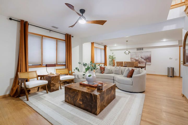 4 King Beds W 4.5 Baths  +  Pool Table Arcade Slee - Elmhurst