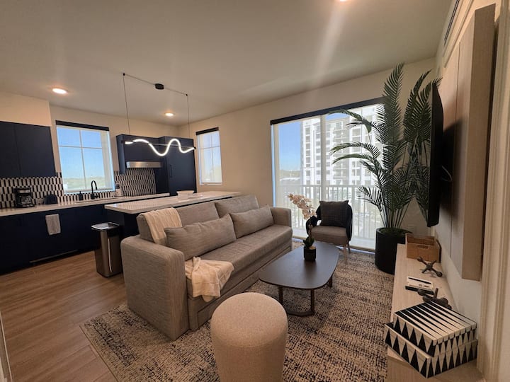 Condo Retreat | Top Coral Gables Location | Pool - Coral Gables, FL