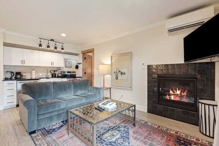 Wall Street Wander - Steps To Downtown & River - Bend, OR