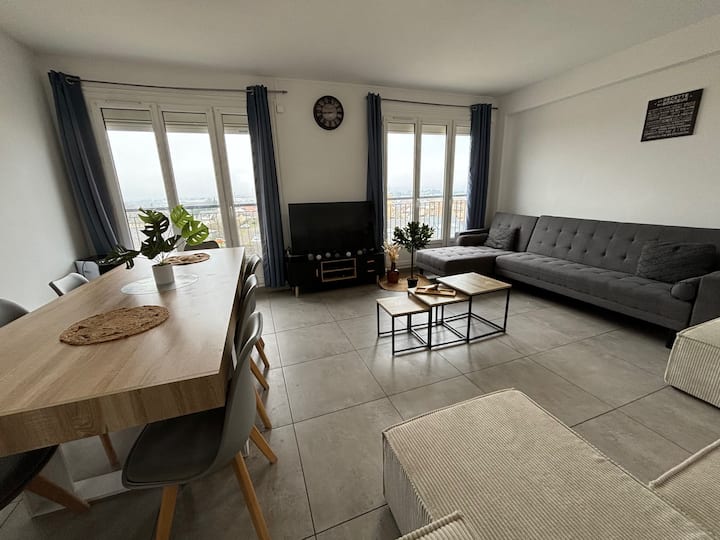 Le Podium - 9pers - Circuit Bugatti - Rêve Au Mans - Le Mans