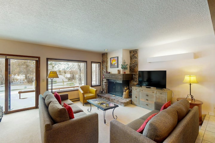 2 Br | Townhouse W/ Sauna, Fireplace, Bbq & Deck - Jackson Hole, WY