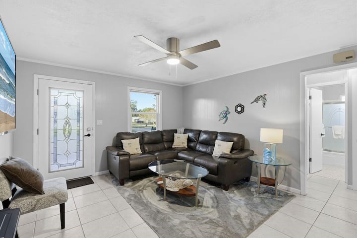 Chill Vibes + Queen Beds + Pet-friendly - Port Orange, FL