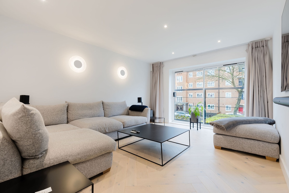 Sleek 2BD City Retreat in South West London - Flats for Rent in Greater ...