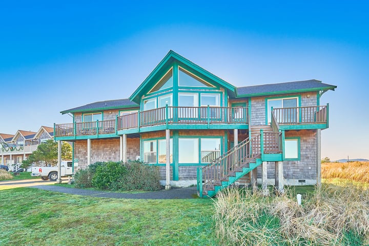 New! Ocean Views, Near Beach & Town (Parker) - Long Beach, WA