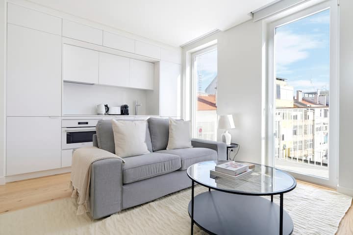 Blueground | São Domingos De Benfica, Pool - Lisbon