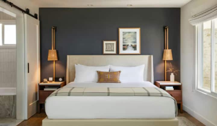 King Suite With Stunning Ocean Views - Marina, CA