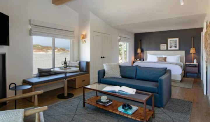 Sweeping Pacific Views And Artisanal Cuisine - Marina, CA