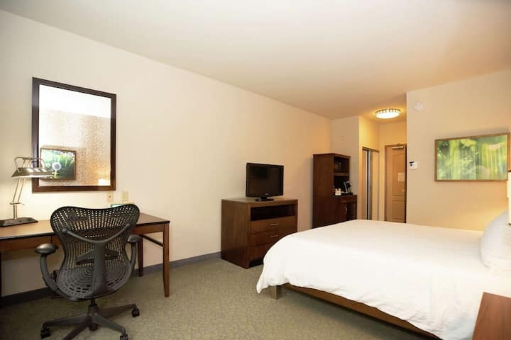 3 Rooms For Exploring Local Landmarks - Covington, LA