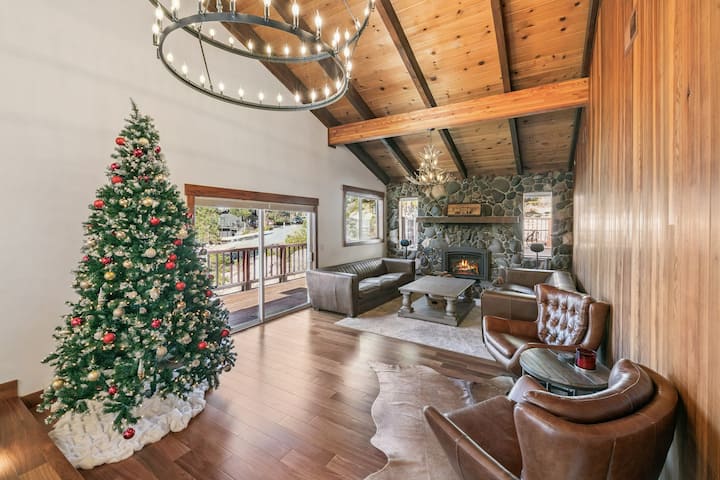 Heavenly Mountain View: Pool Table, Hot Tub, Bbq - South Lake Tahoe, CA