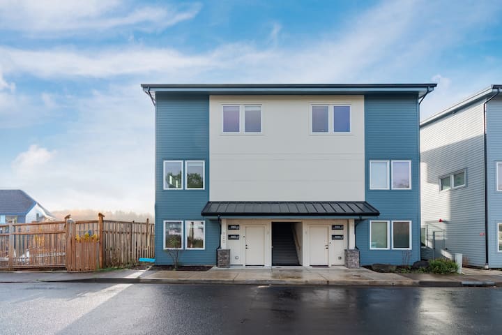 Luxury Condo With Deck And Grill Near The Beach - Lincoln City, OR