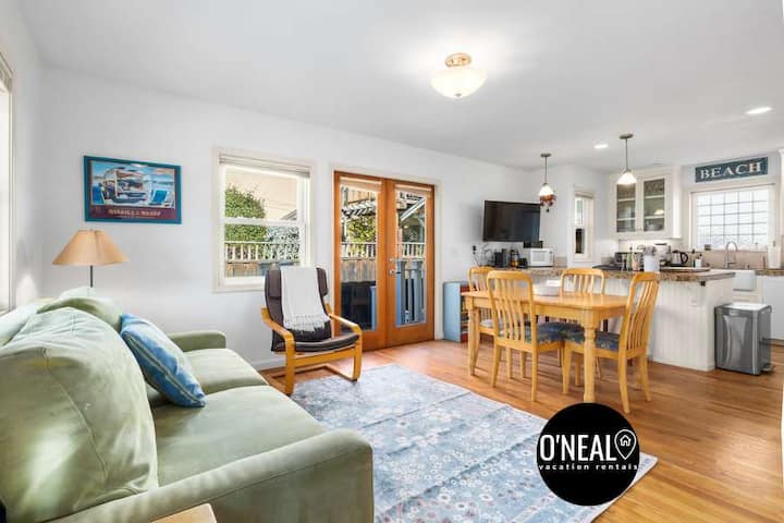 Cozy Capitola Village Home - Steps From The Beach! - Capitola, CA