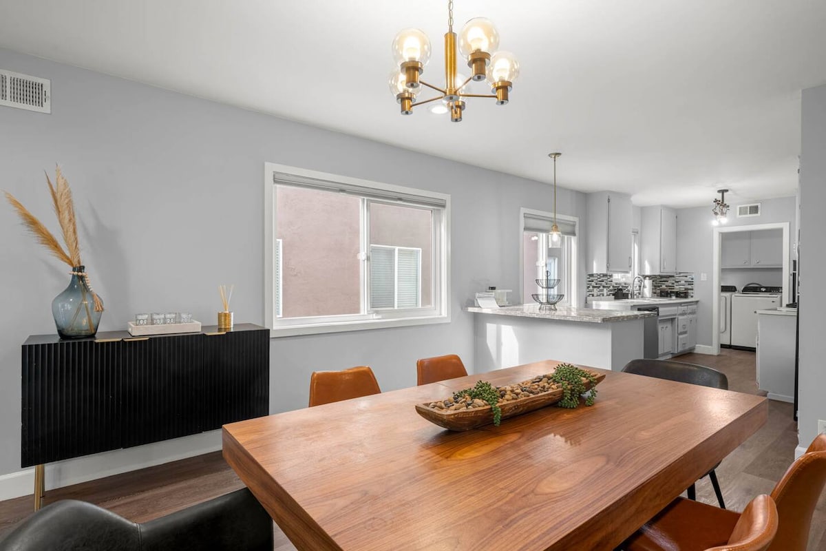 ৎ୭ Valerio Luxe Escape – Spacious Modern Home ৎ୭ - Houses for Rent in ...