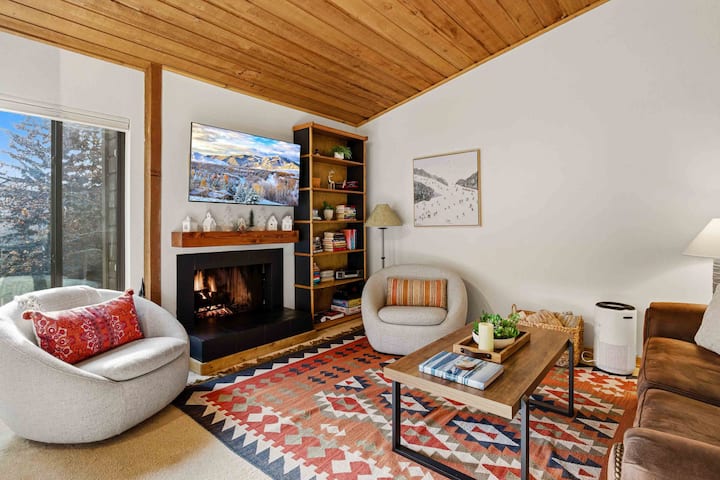 Ridge Retreat | Walk To Golf | Pool + Hot Tub - Sun Valley, ID