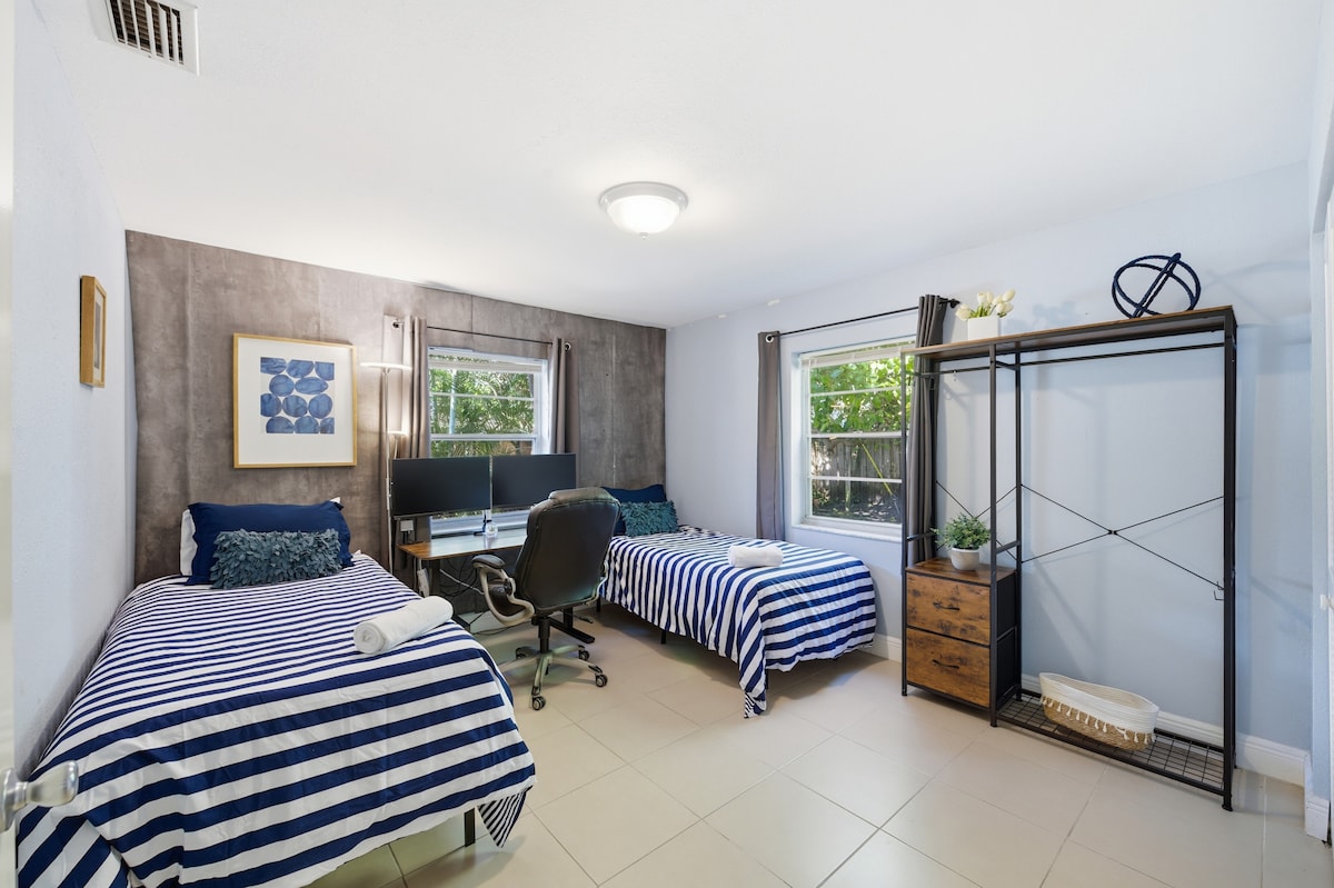 #Novo Retiro Chic e Pet Friendly 3BR WPB - Casas para Alugar em West ...