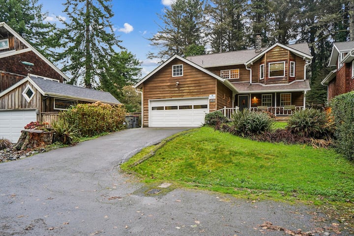 Spruce Street Retreat - Cannon Beach, OR