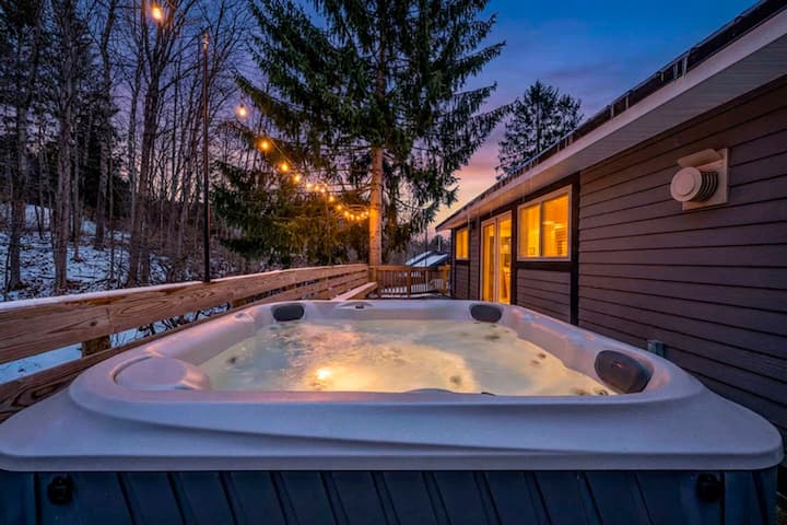 Foothills Cabin Retreat | Hot Tub | Ev - Ellicottville, NY