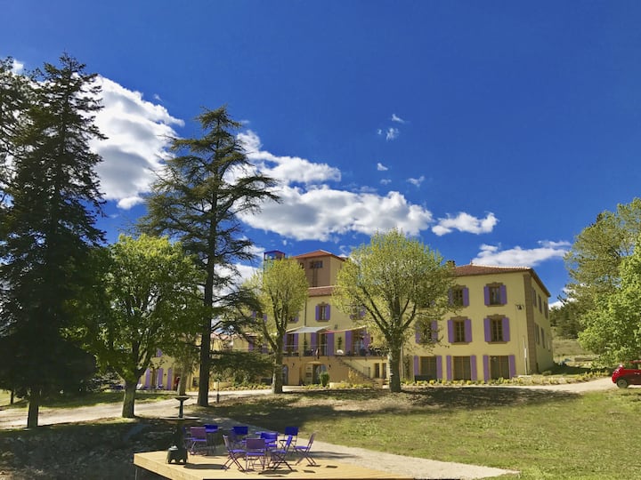 Genießen Sie Die Ruhe Und Den Frieden Der Provence - Sault