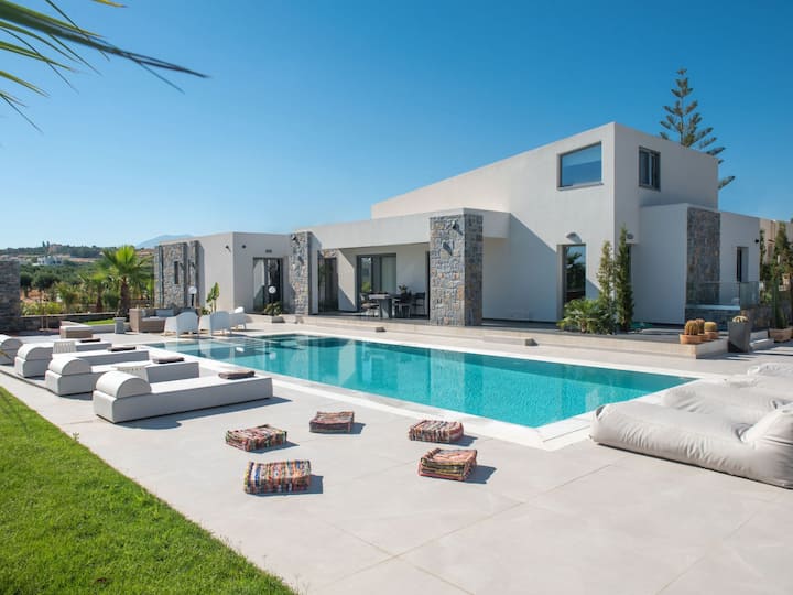 Luxuriös Gestaltete Villa Mit Privatem Pool - Chersonissos