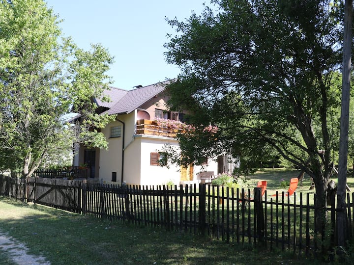 Mit Garten, Grill Und Terrasse By Interhome - Korenica