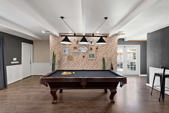 6bd/3.5ba Modern Rustic Retreat | Yard, Pool & Bbq - 理查森