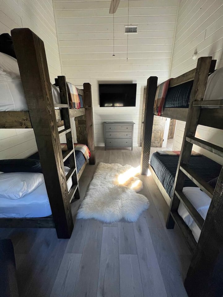 Balanço, jogos, EV, banheira de hidromassagem, fogueira, diamante negro ...