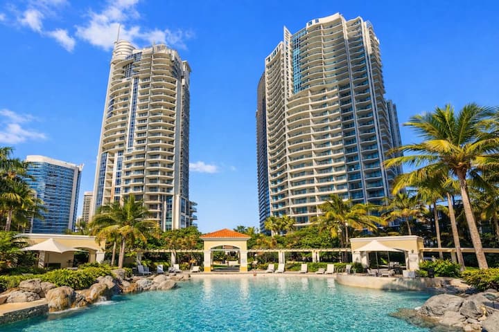 L17 Spacious Skyline 2br: Pool, Spa, Gym & Netflix - Surfers Paradise