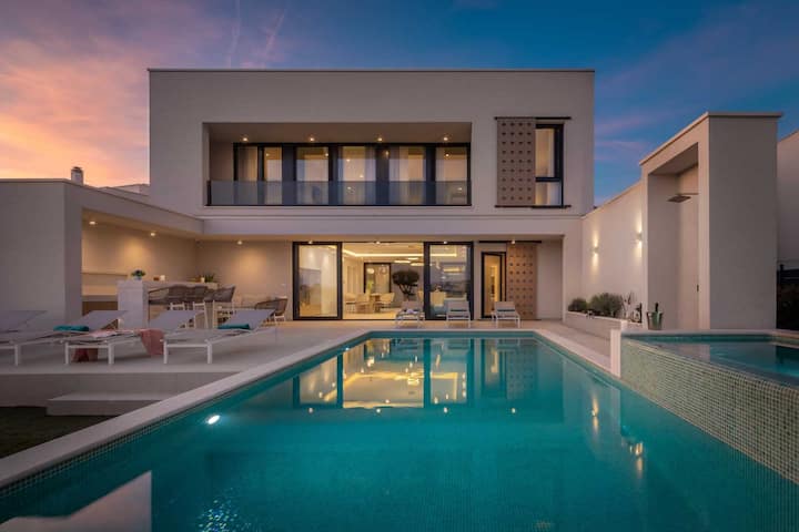 Luxury Villa Nikandra With Pool - Podstrana