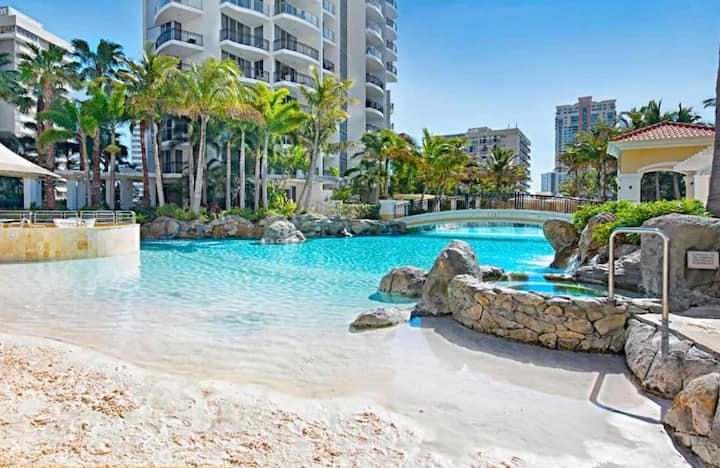 L17 Small Studio Suite 2 Beds Pool Spa - Surfers Paradise