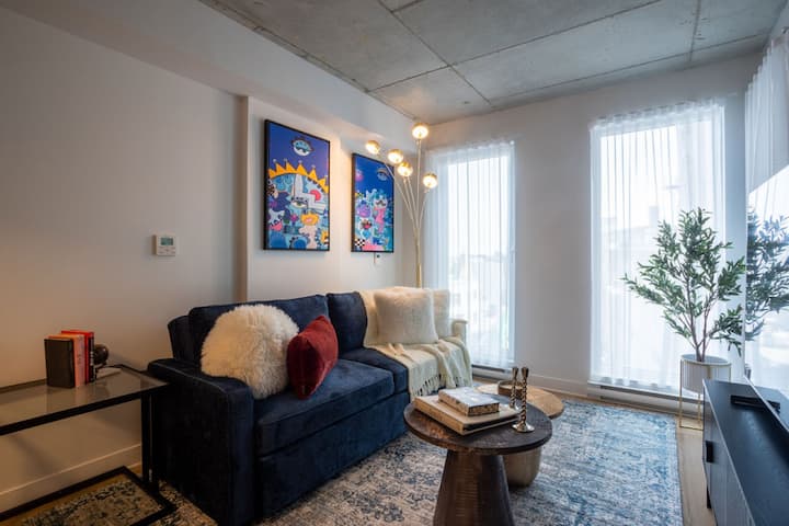 Old Port Stay | Gym, Rooftop Pool & Parking - Montreal