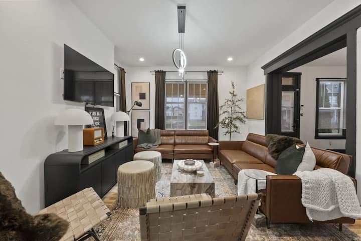 Sauna | Gameroom | Lux Design | 5 Beds | Sleeps 10 - コロンバス, OH